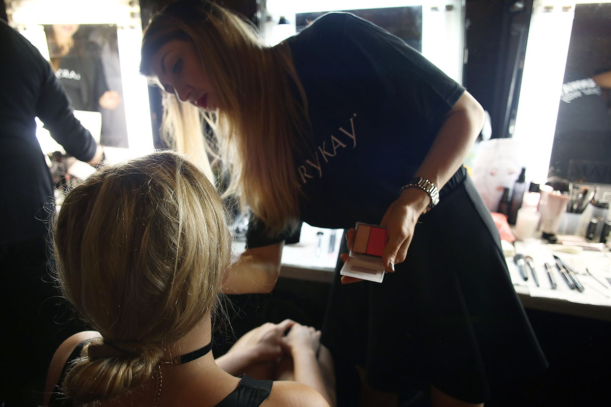 NYFW: Backstage Beauty at Tracy Reese w/ Mary Kay — bows & sequins